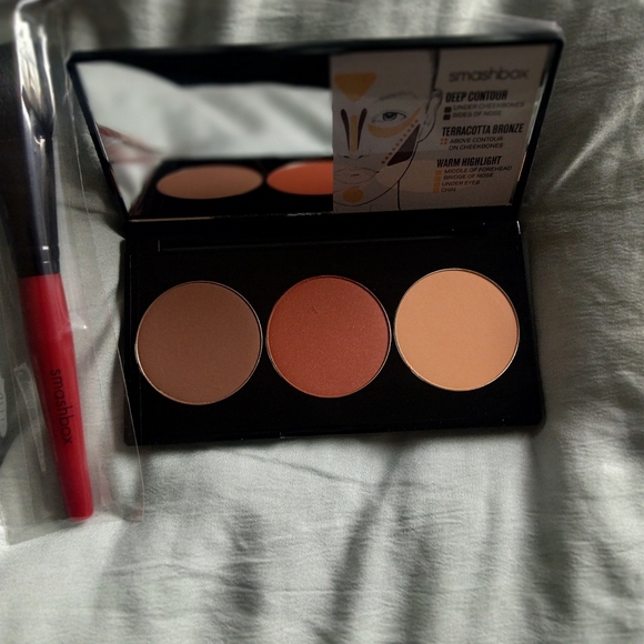 Smashbox | Makeup | Smashbox Step By Step Contour Kit | Poshmark